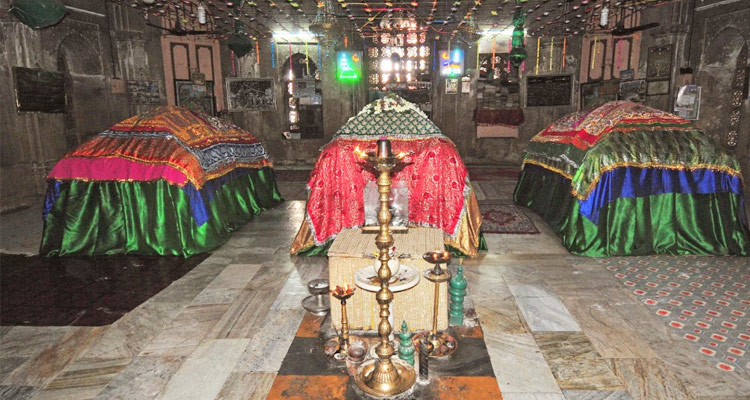 Ahmad Shah’s Tomb Ahmedabad (Entry Fee, Timings, History, Built by ...