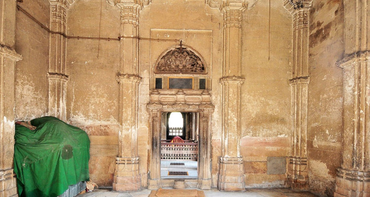 Ahmad Shah’s Tomb Ahmedabad (Entry Fee, Timings, History, Built by ...