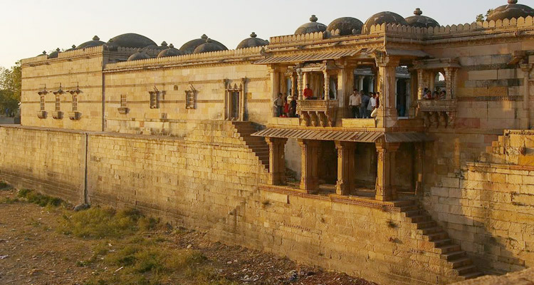 Sarkhej Roza Ahmedabad (Entry Fee, Timings, History, Built by, Images ...