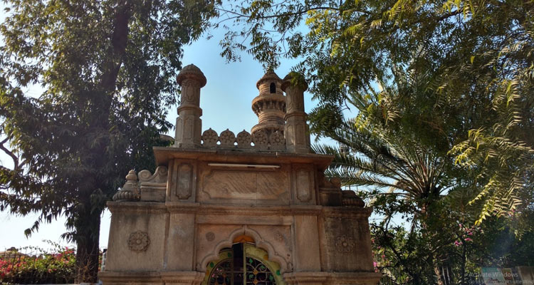 Sidi Bashir Mosque / Jhulta Minar /The Shaking Minarets Ahmedabad ...